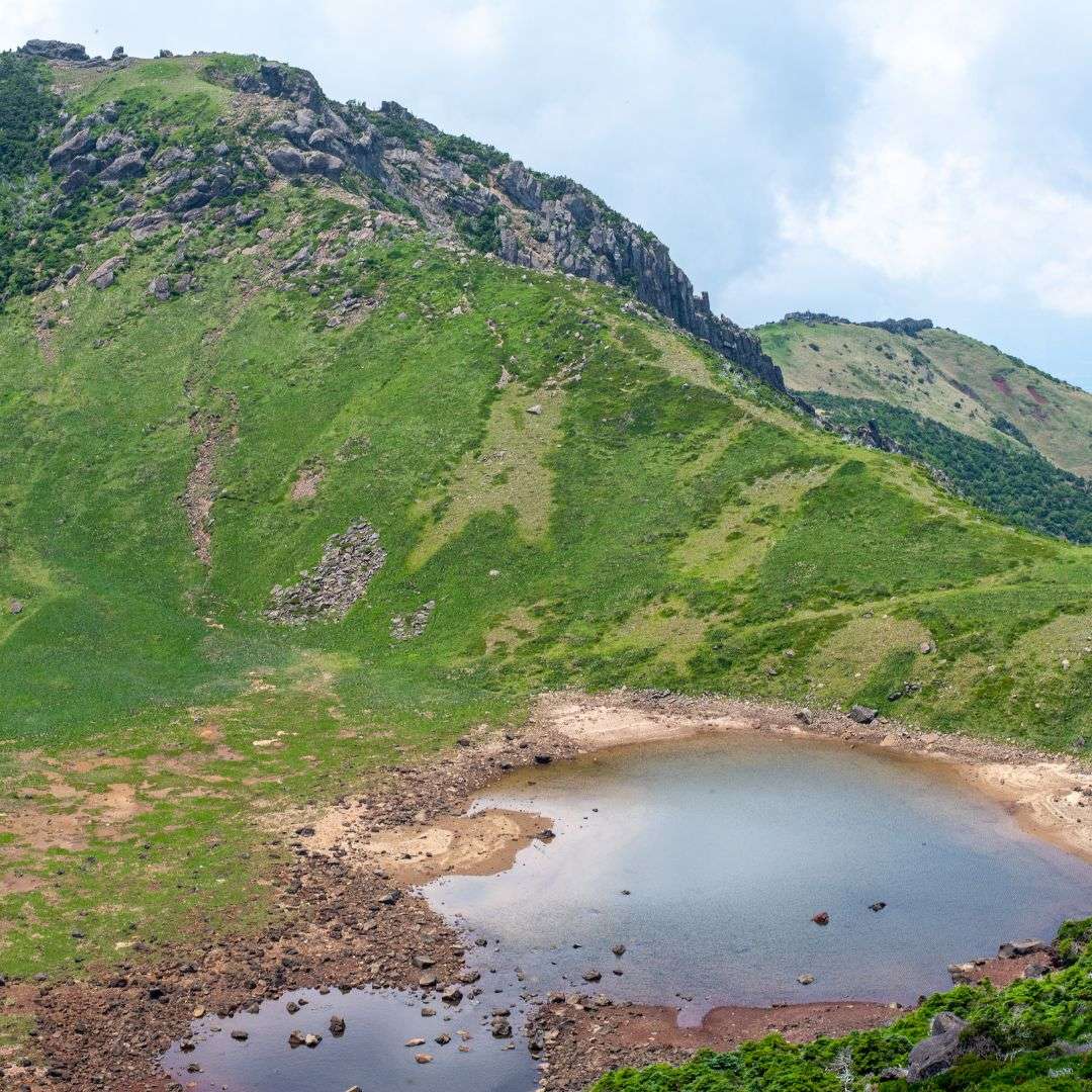 Mt. Hallasan Trekking Guide • Khyati Maloo, Itinerary Whisperer